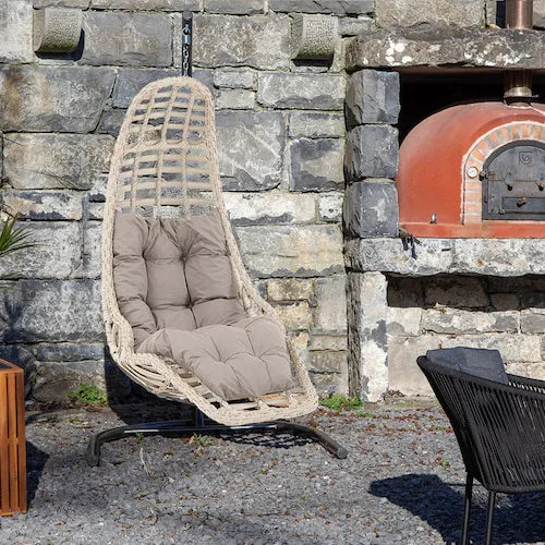 How To Create A Calm & Peaceful Environment Outdoors (Clutter-Free ...